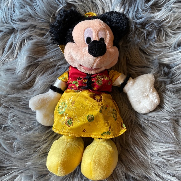 Disney | Other | Disney Hong Kong Plush Minnie Mouse Nwt | Poshmark